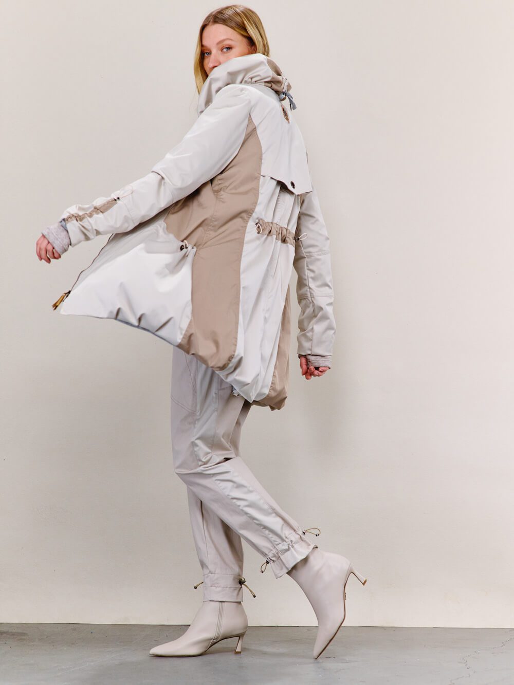 PARACHUTE COAT | בז׳ - StudioNoa